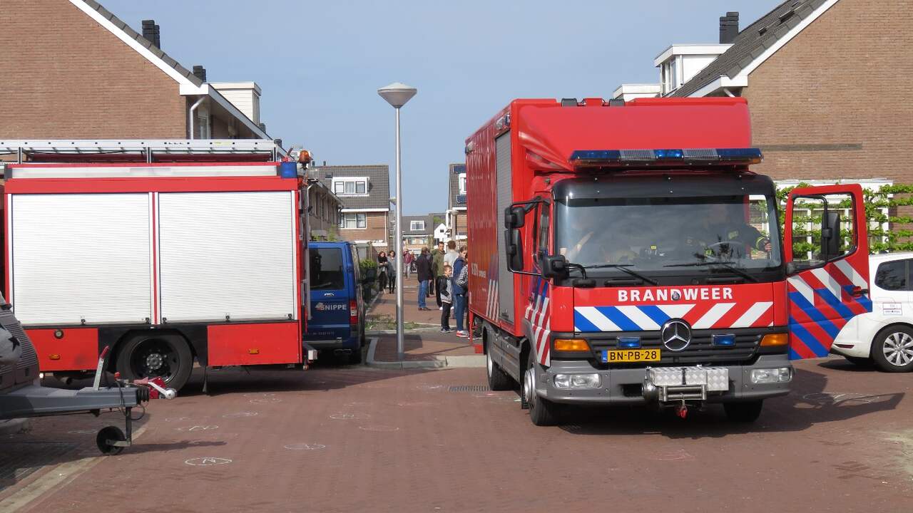 Brandweer redt jongetje uit ondergrondse afvalcontainer | Alphen aan den Rijn | NU.nl