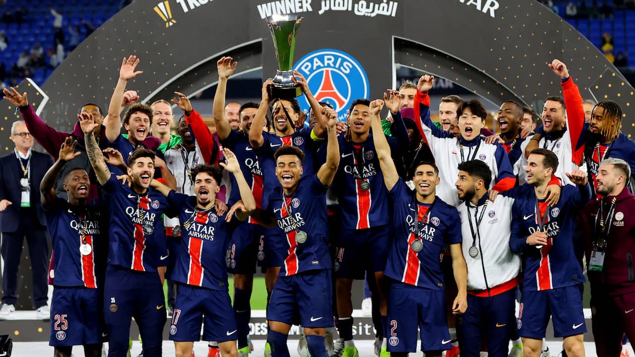 PSG pakt voor derde keer op rij Franse supercup dankzij late goal tegen ...