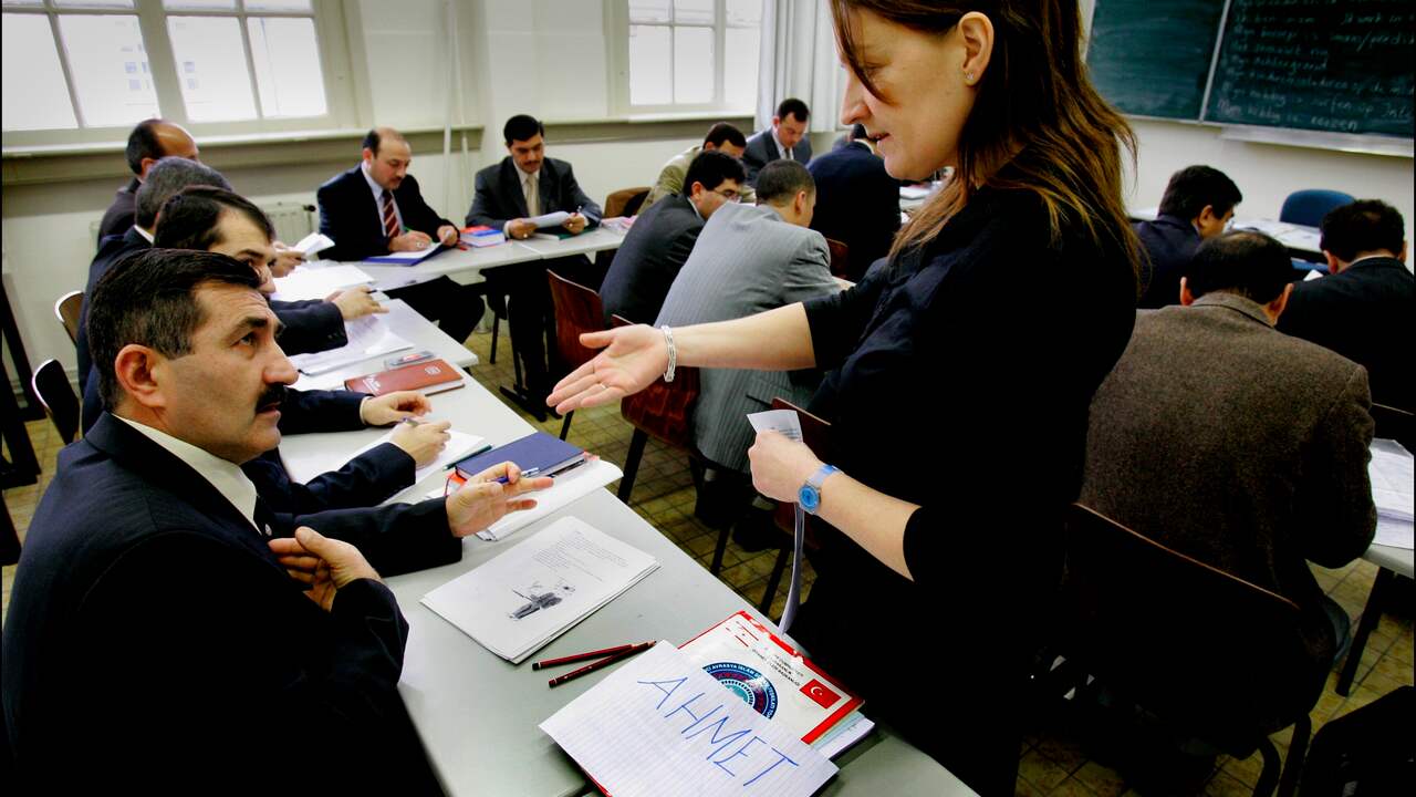 'Huidig systeem voor inburgering faalt' | Binnenland | NU.nl