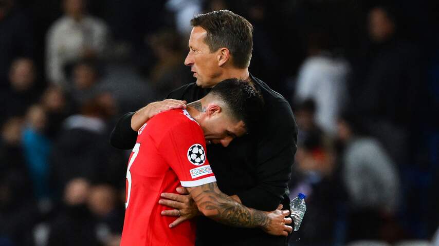 Benfica-coach Schmidt hekelt 'respectloze' handelwijze Chelsea rond ...