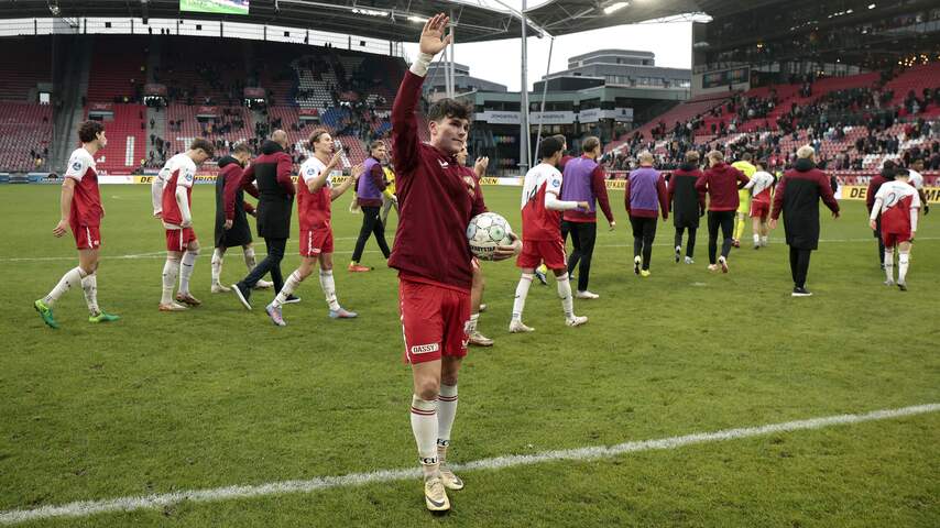 Taylor wint broederstrijd van Zach bij Utrecht-Volendam: 'Wordt een ...