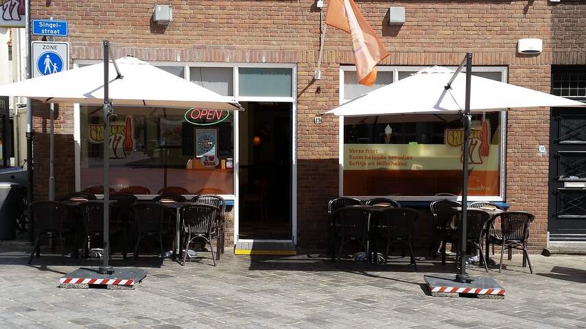 De lekkerste friet vind je in Goes | Cafetaria Snack 77 Goes | NU.nl