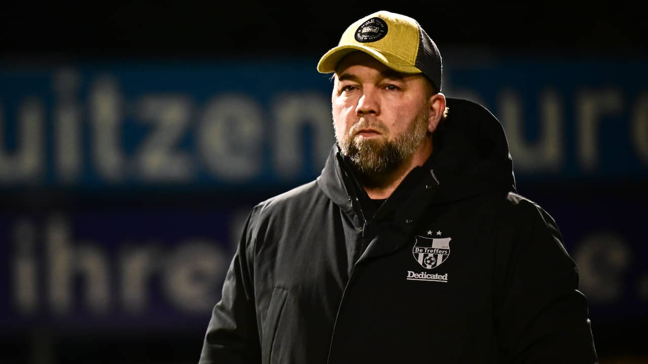 Theo Janssen volgt ook als coach zijn eigen weg: 'Prima dat spelers ...