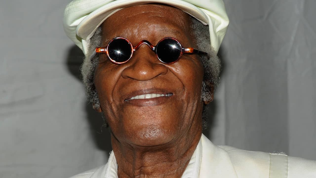 Tossin' and Turnin'-zanger Bobby Lewis op 95-jarige leeftijd overleden ...