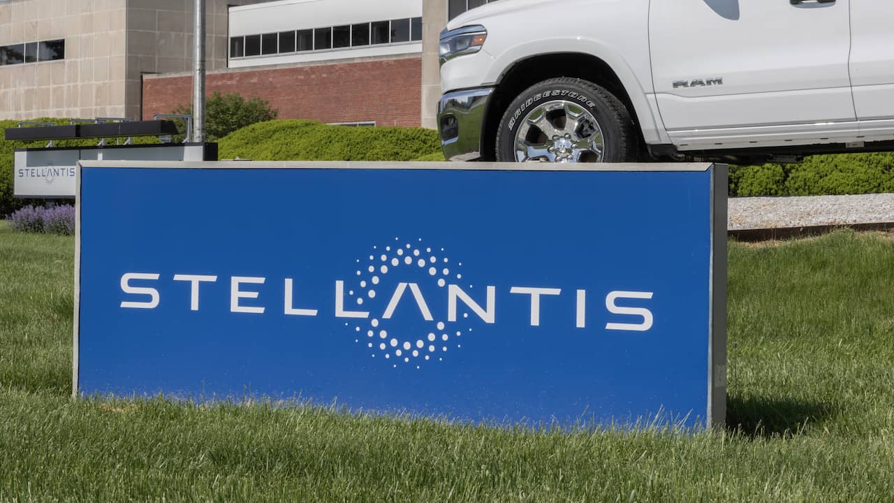 Moederbedrijf Fiat, Jeep en Peugeot pompt 11 miljard euro in ...