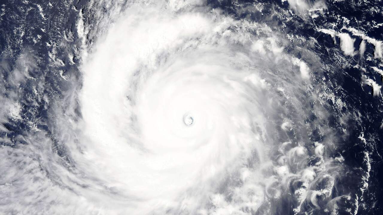 Cycloon Winston richt grote vernielingen aan op Fiji | Buitenland | NU.nl