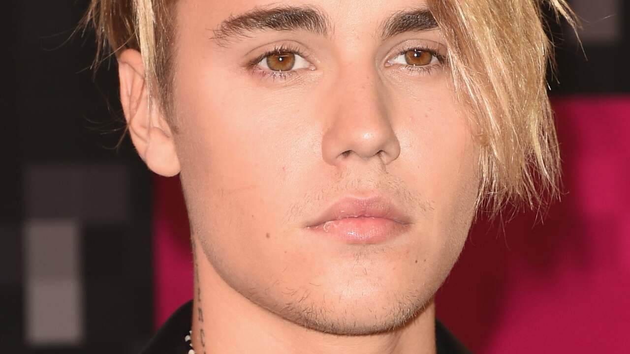 Justin Bieber verdrietig door documentaire over Amy Winehouse ...
