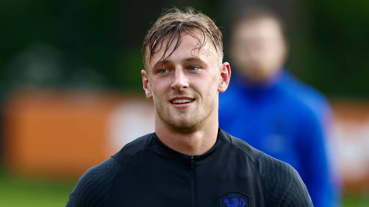 Transferupdates | Spits Kaj Sierhuis zou op weg zijn naar NEC - NU.nl