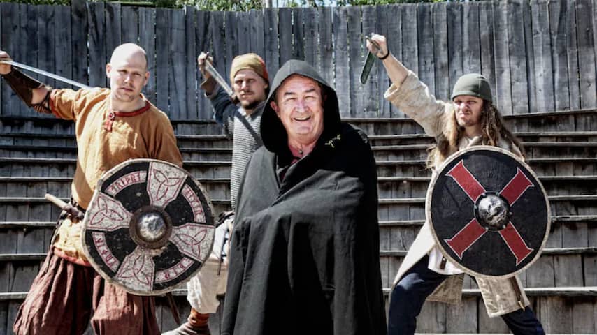 Grijze Jager-schrijver John Flanagan op 81-jarige leeftijd overleden ...