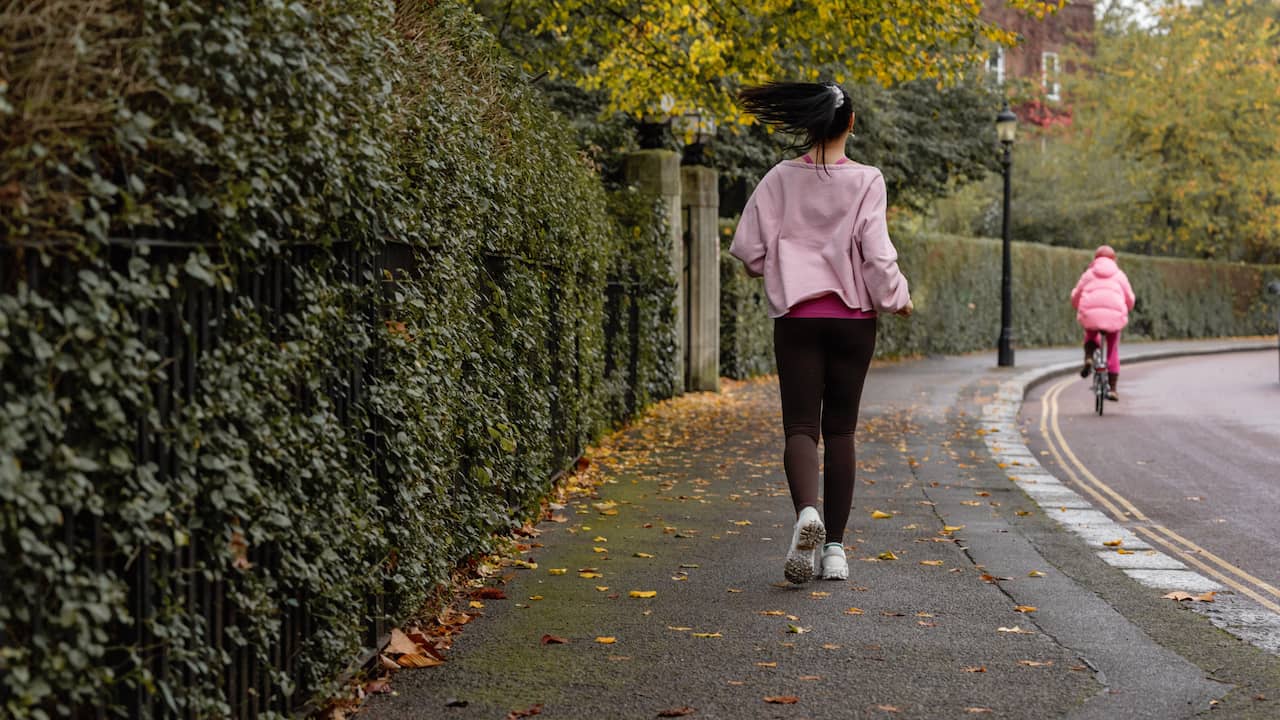 Britse undercoveractie met vrouwelijke agenten als jogger leidt tot 18 ...