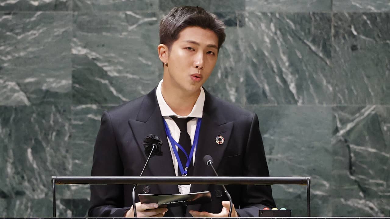BTS-lid RM verzekert fans dat populaire K-popgroep in 2025 terugkeert ...