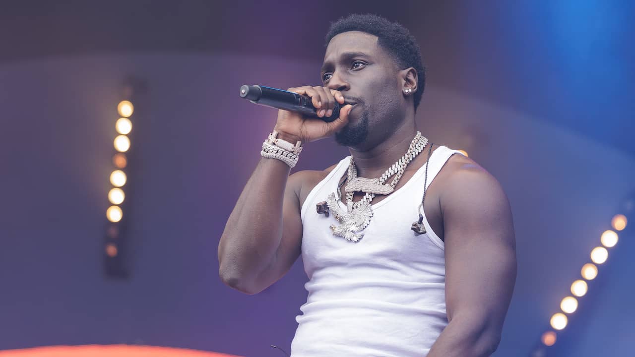 Rapper Frenna blikt terug op zijn carrière tot nu toe met nieuwe tour ...