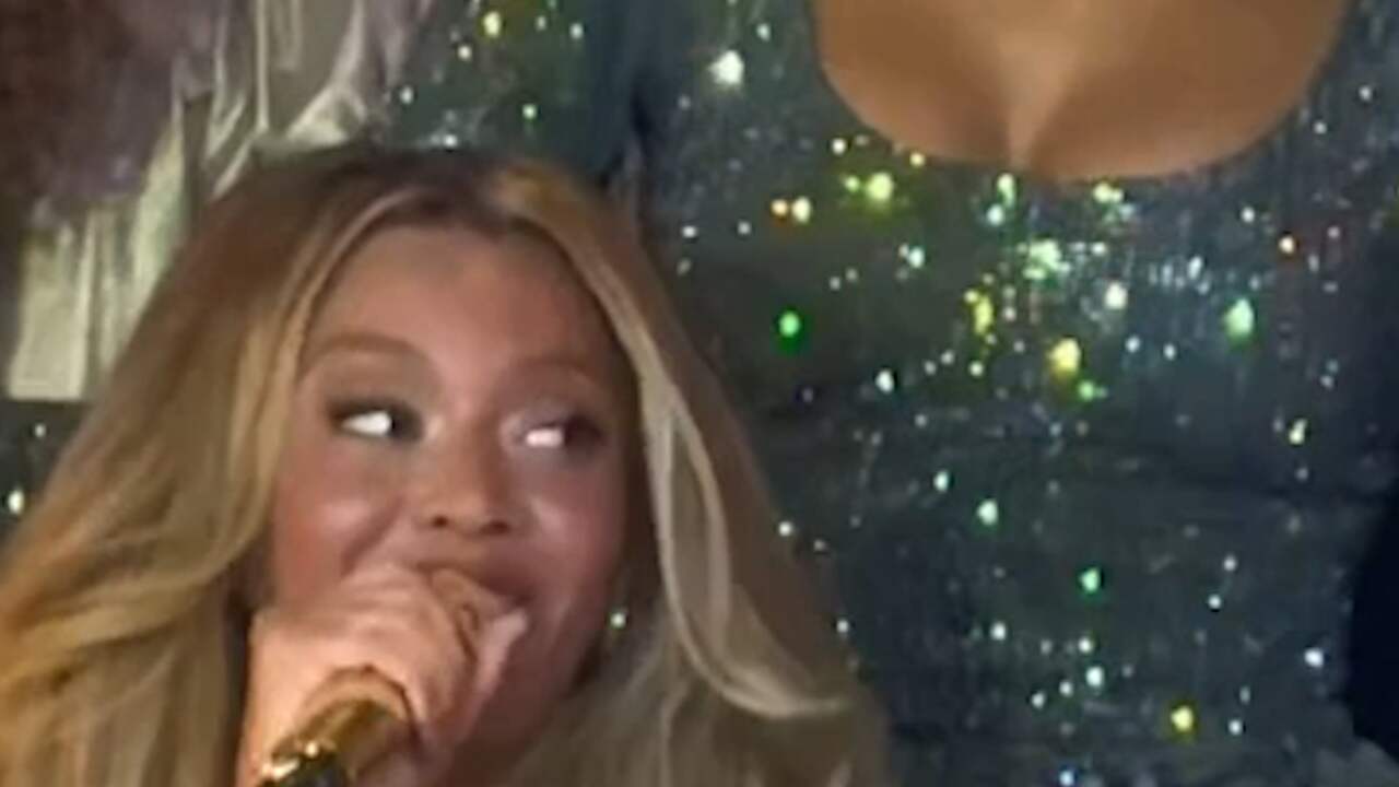 Beyoncé met dochters op podium | NU.nl