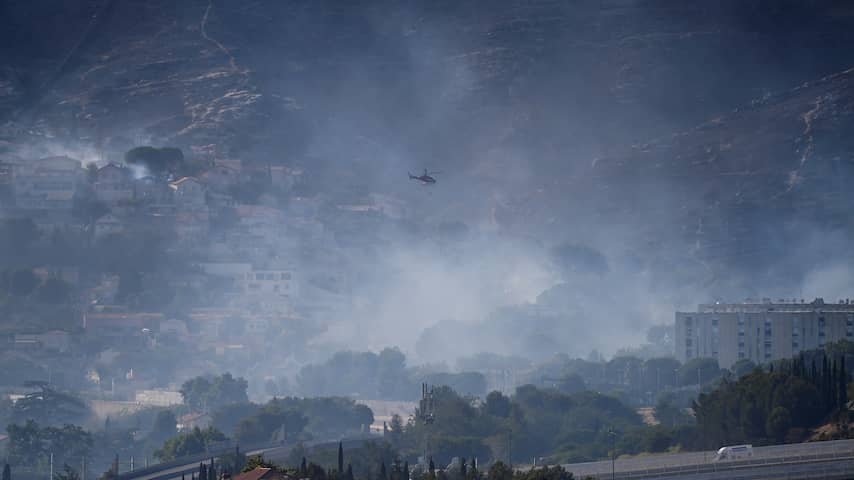400 mensen geëvacueerd bij brand Marseille, vuur nog niet onder ...
