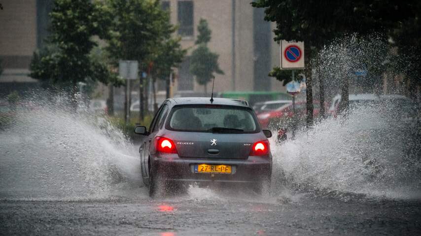 Dinsdagmiddag in heel het land code geel vanwege onweer en hagel | Binnenland | NU.nl