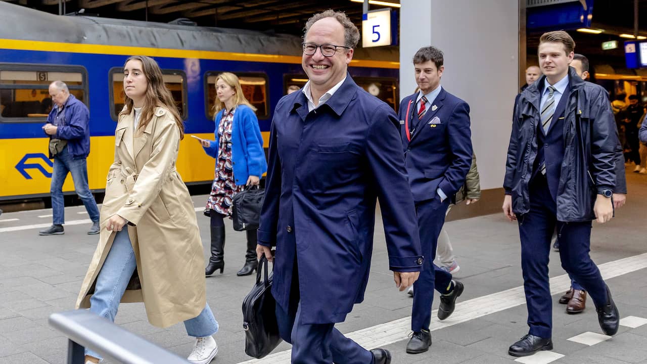 Directeur én conducteur: nieuwe NS-topman Koolmees gaat zelf de trein ...