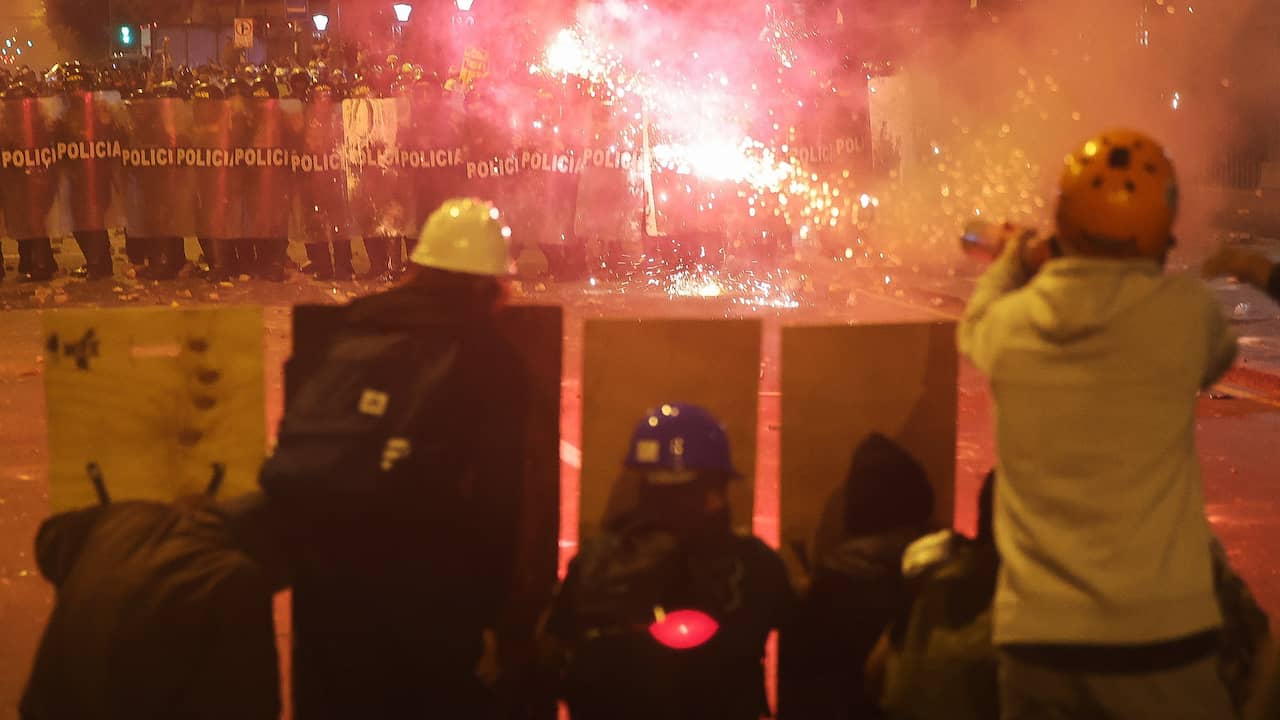 Peruaanse rapper (32) doodgeschoten tijdens jongerenprotesten tegen ...