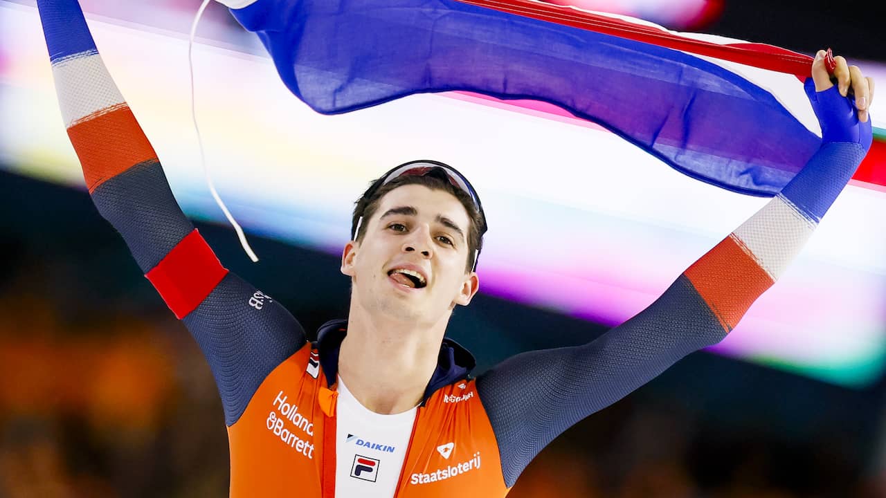 De Boo draagt sprinttitel op aan overleden opa: 'Hij mailde na elke ...