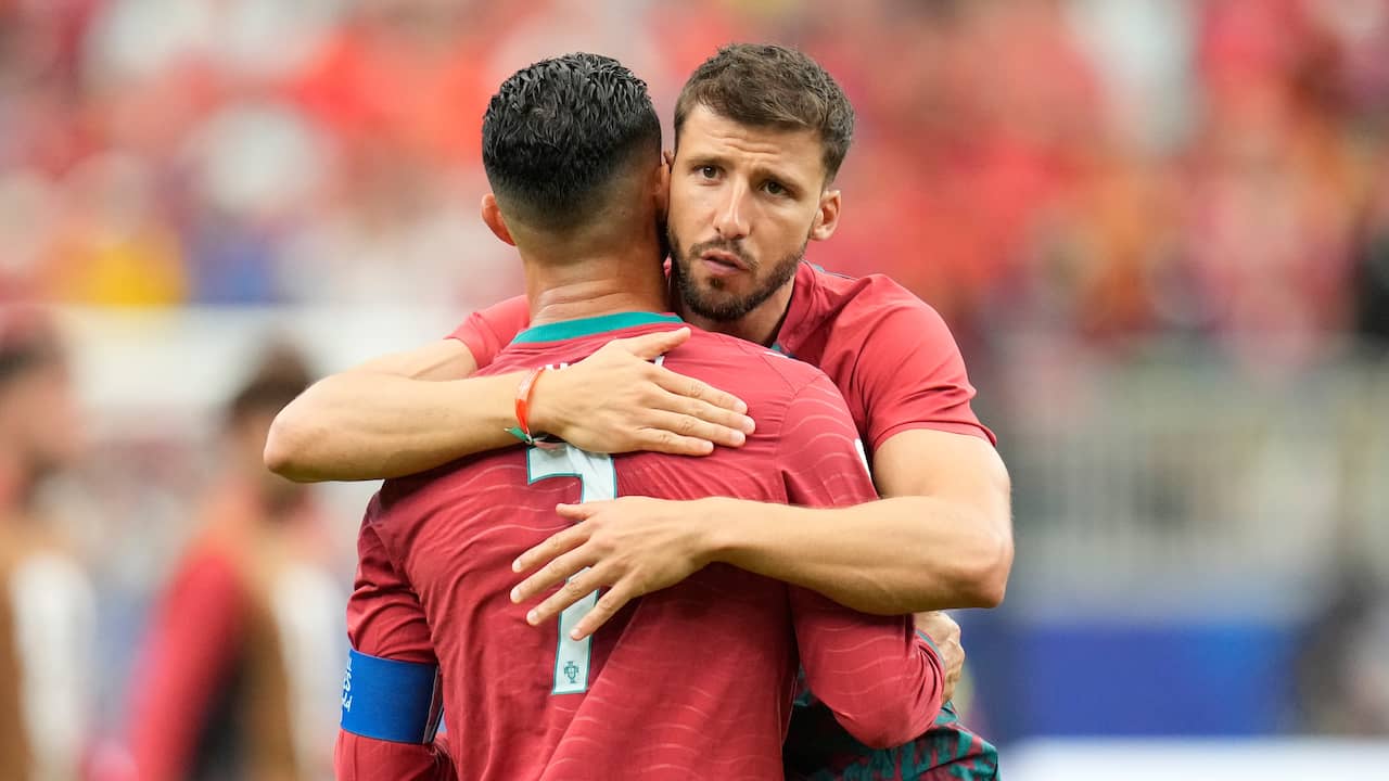 Portugese selectie niet bezig met kritiek op Ronaldo: 'Het is alleen ...
