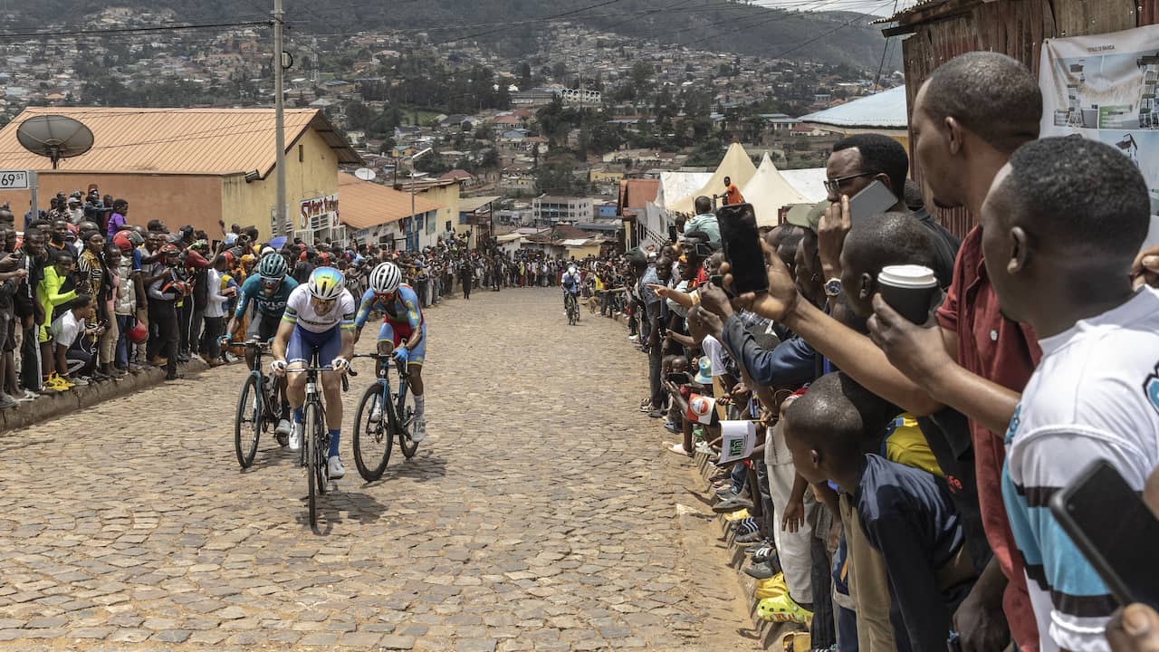 UCI houdt voorlopig vast aan WK wielrennen in Rwanda ondanks oorlog in ...