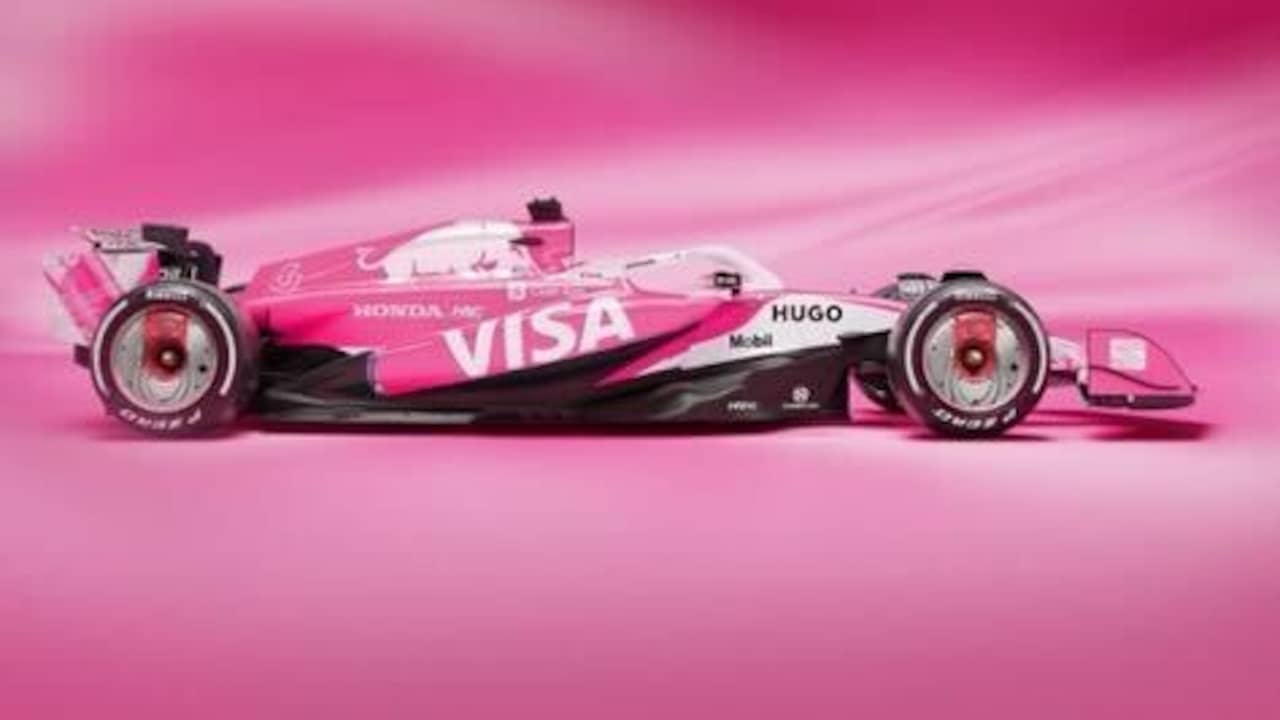 Formule 1-team Racing Bulls met knalroze auto aan de start in Miami ...