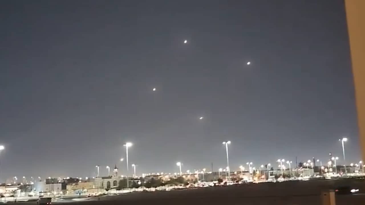 Iran vuurt raketten af op bases van VS in Qatar | NU.nl