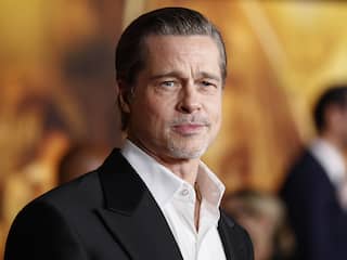 Brad Pitt verschijnt voor het eerst met zijn vriendin Ines de Ramon op ...