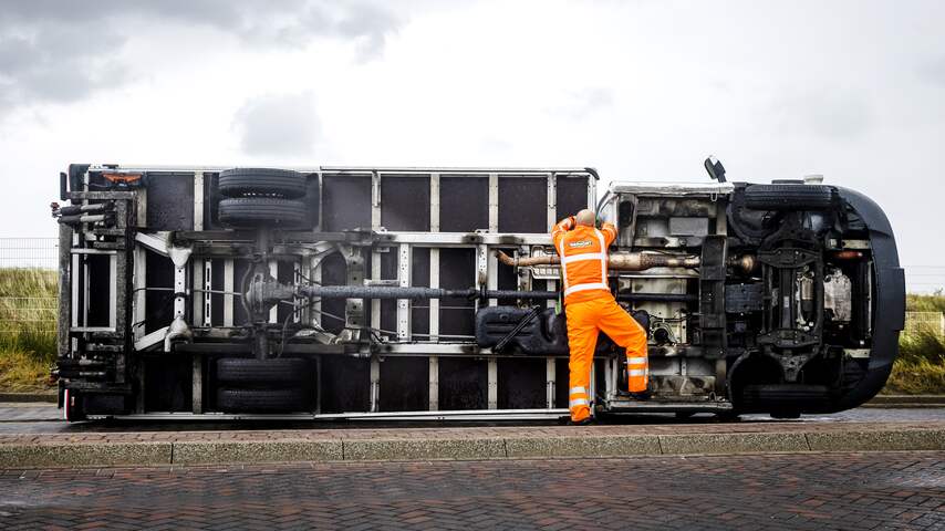 Storm Poly raast over Nederland en laat een flinke ravage achter ...