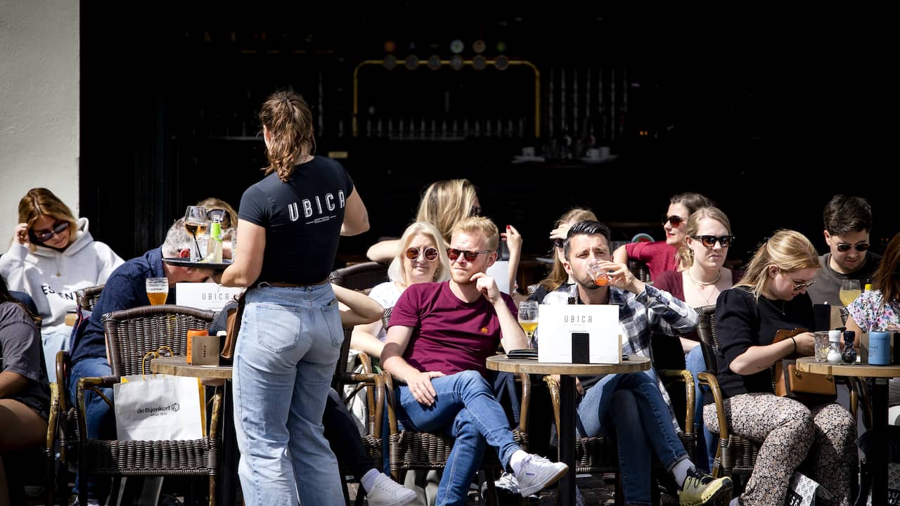 Consumenten opnieuw iets negatiever over economie | Economie | NU.nl