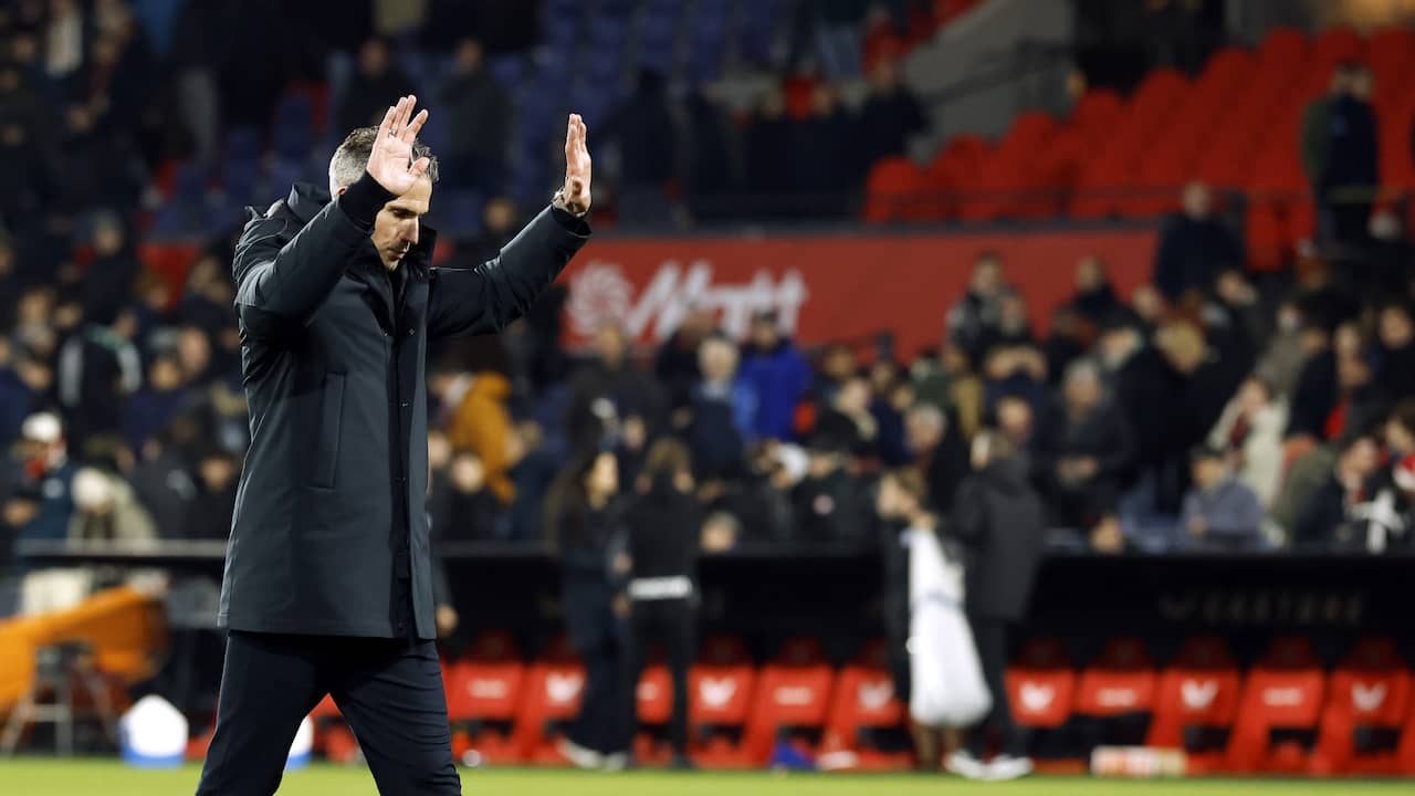 Feyenoord en Van Persie dieper in de problemen na bekerexit tegen ...