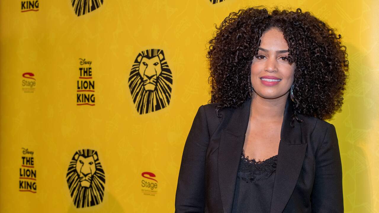 Zangeres Sharon Doorson bevallen van dochter Avalyn Loé Matsari ...