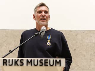 Stedelijk Museum eert fotograaf Erwin Olaf met tentoonstelling | Boek ...