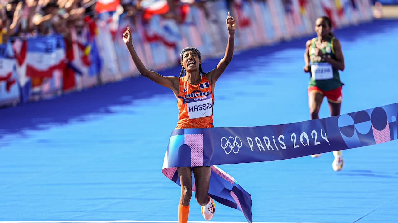 Sifan Hassan voltooit unieke trilogie met goud op olympische marathon ...