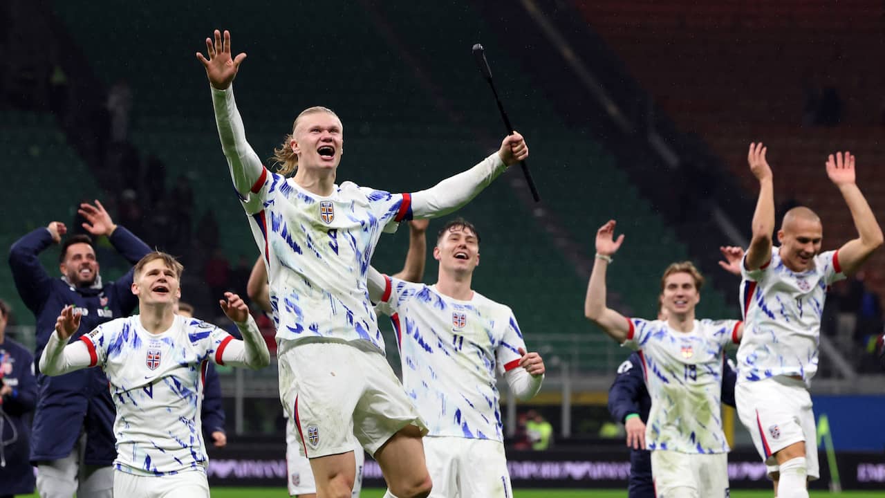 Noorwegen zet Italië mede door goals Haaland te kijk en pakt WK-ticket ...