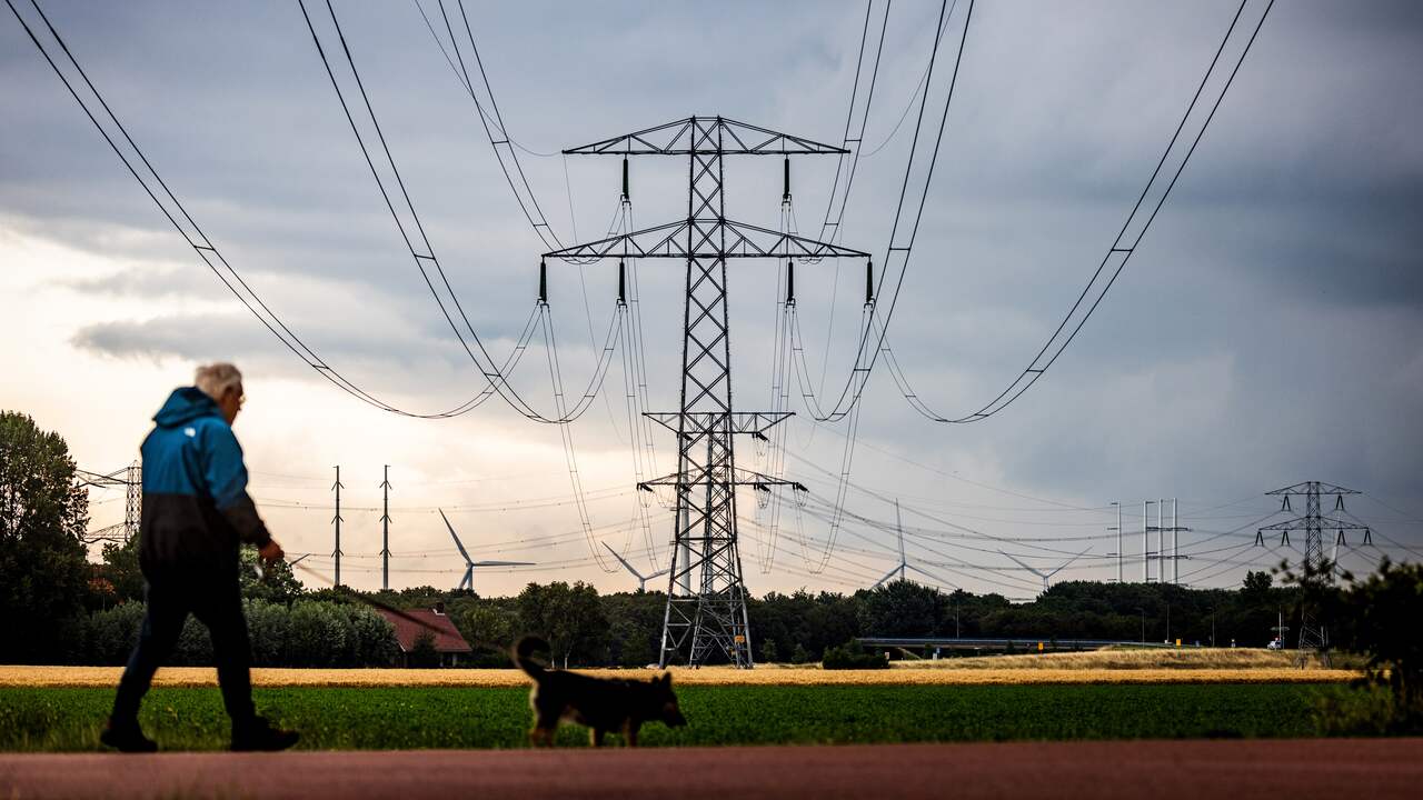 Staat investeert in netbeheerder Stedin om volle stroomnetwerken te ...
