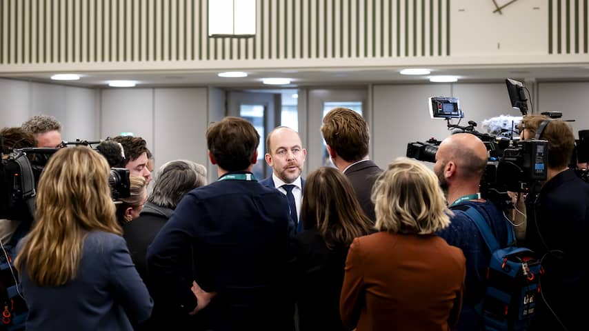 Veelbesproken asielwet sneuvelt in Eerste Kamer na truc van PVV ...