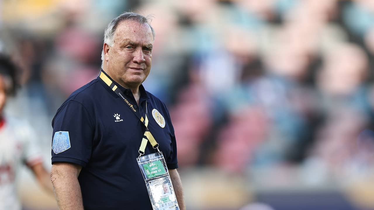 Dick Advocaat (78) stopt per direct als bondscoach van Curaçao en mist ...