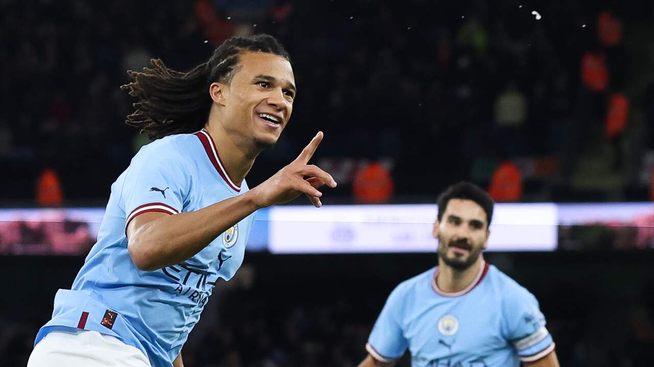 Guardiola roemt 'exceptionele' matchwinner Aké: 'Als coach wil je ...