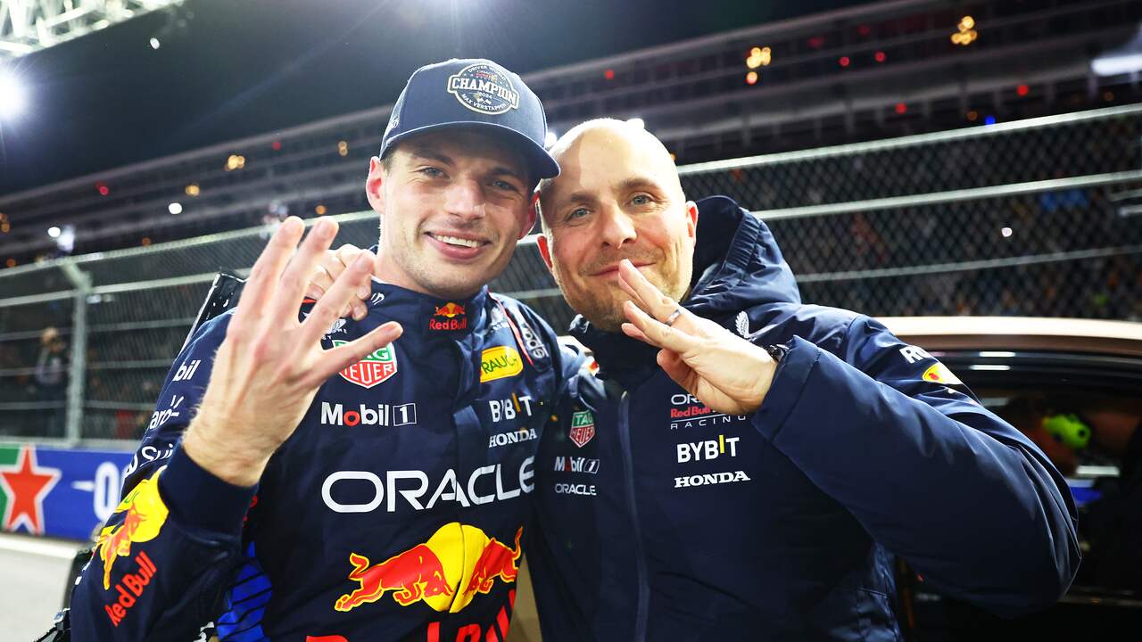 Opgeluchte Verstappen trots op team na 'uitdagend' seizoen: 'Dit is ...