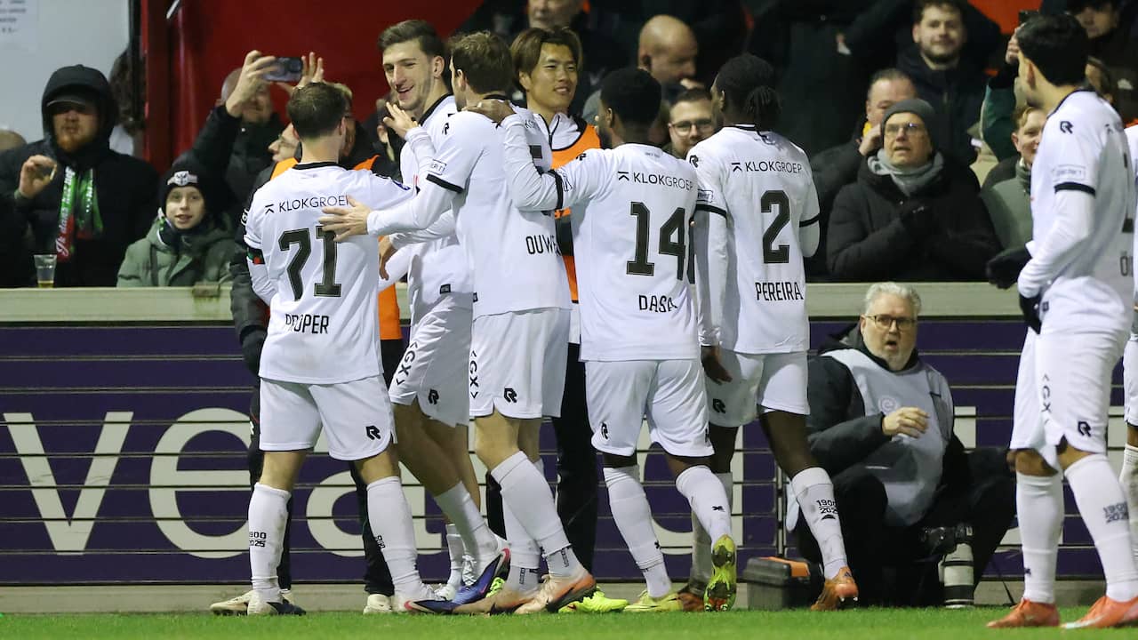 Live KNVB-beker | Amateurs De Treffers maken verdiende gelijkmaker ...