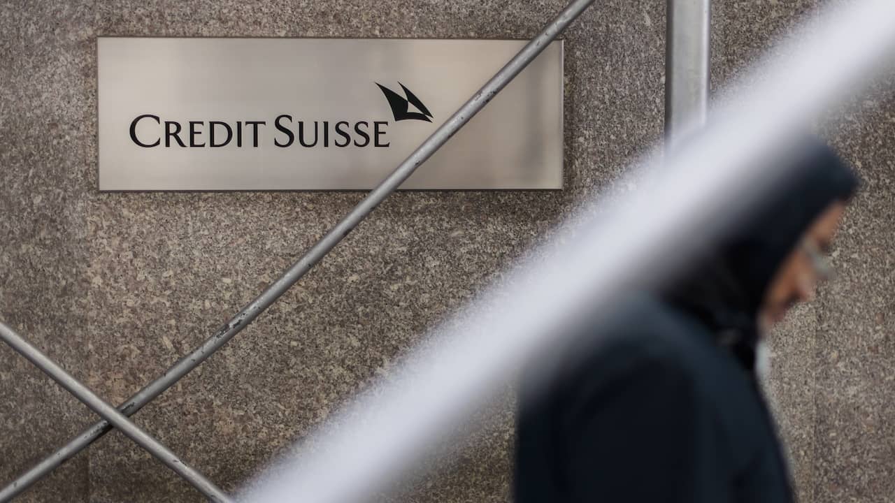 Zwitserse bank UBS zou geplaagde concurrent Credit Suisse willen ...