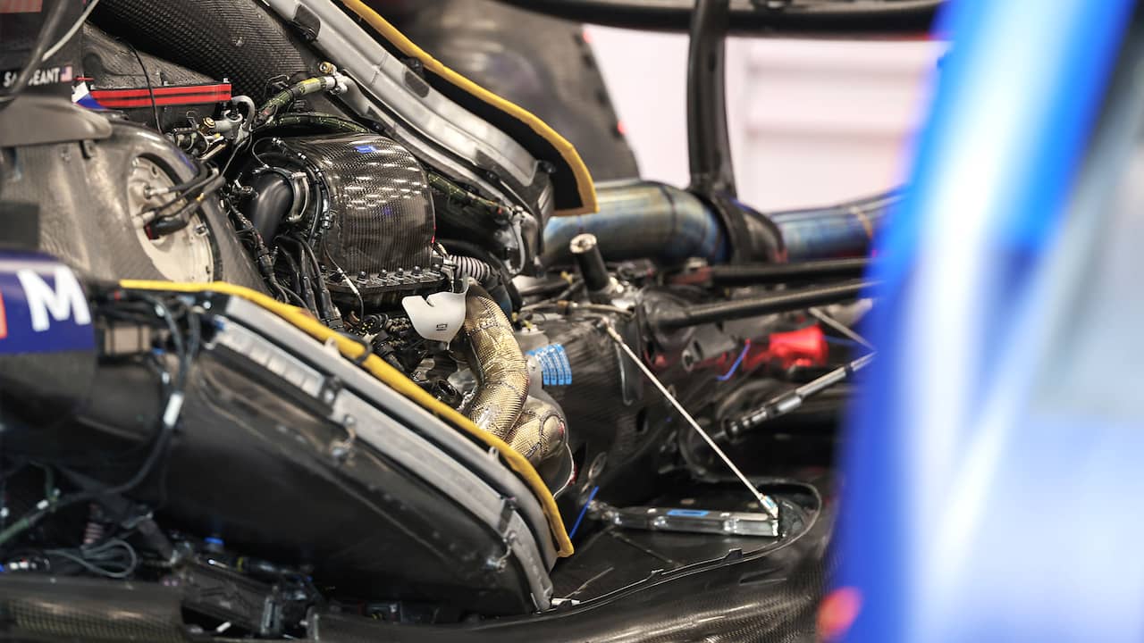 F1-baas Domenicali wil dat motoren vanaf 2030 harder geluid produceren ...