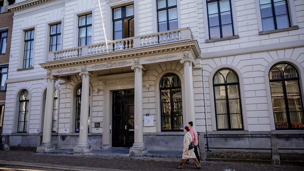 Drie jaar cel en tbs voor Nederlander wegens online ontucht met Filipijnse meisjes | Misdaad | NU.nl