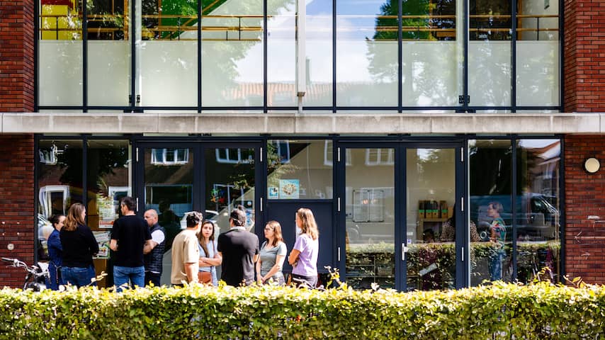 Neergestoken basisschooldocent Alblasserdam is buiten levensgevaar ...