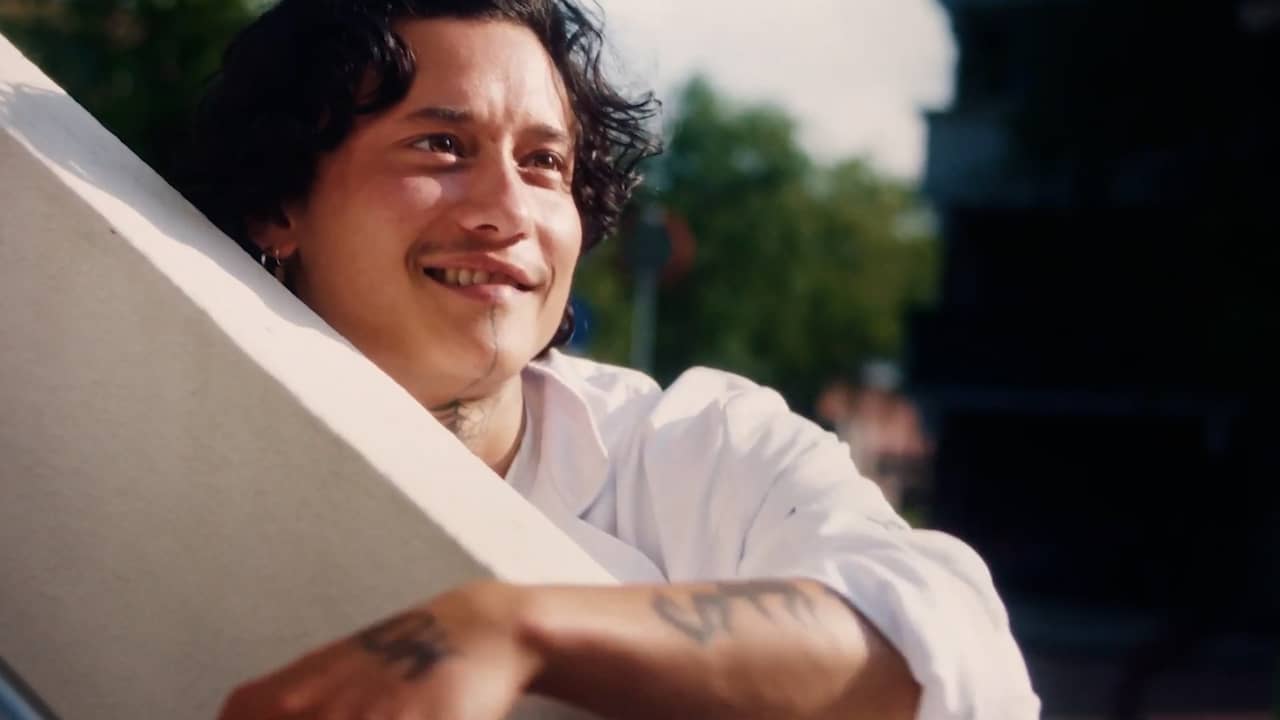 Nederlandse acteur Sky James Bronkhorst op 27-jarige leeftijd overleden ...