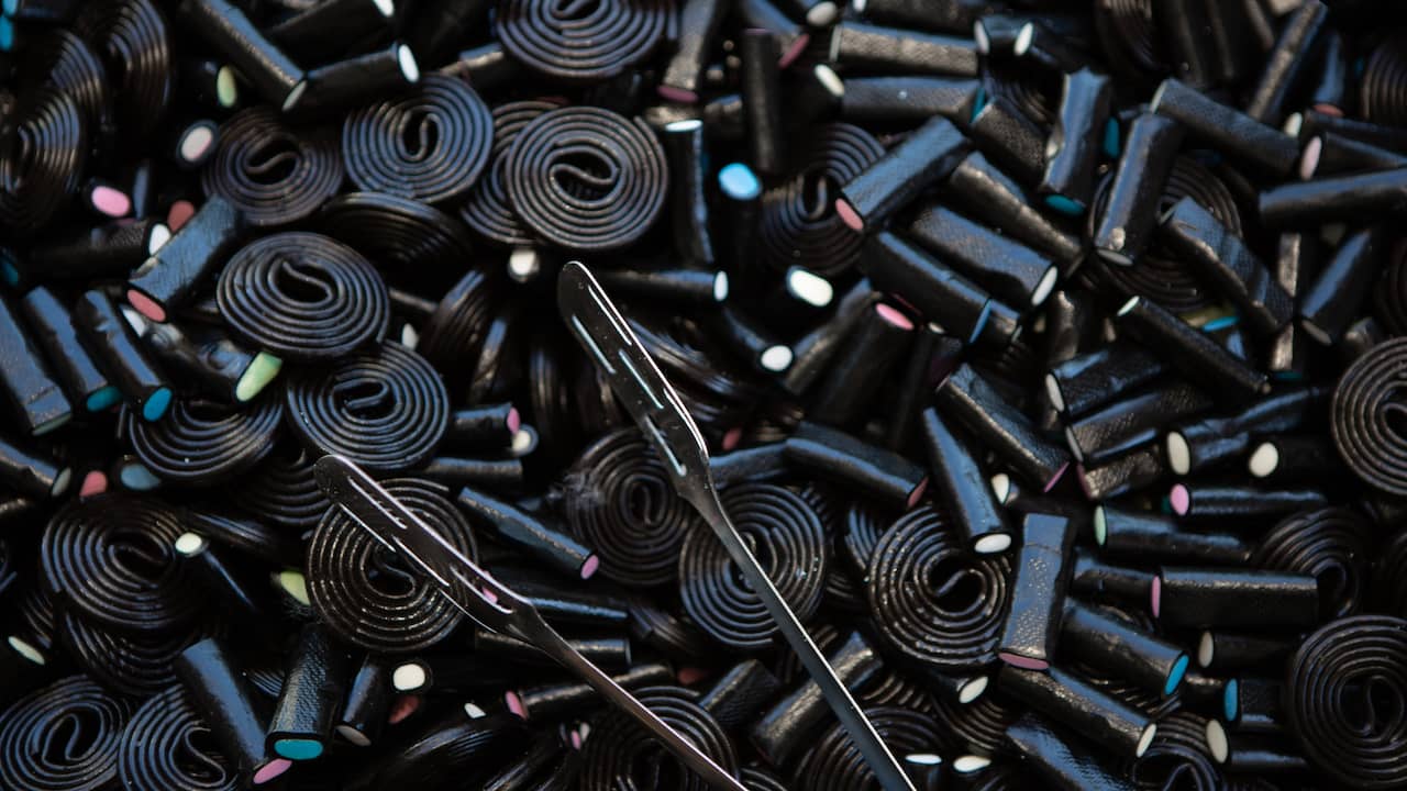 Nederlanders eten het liefst ouderwetse, zoete drop | Eten en drinken ...