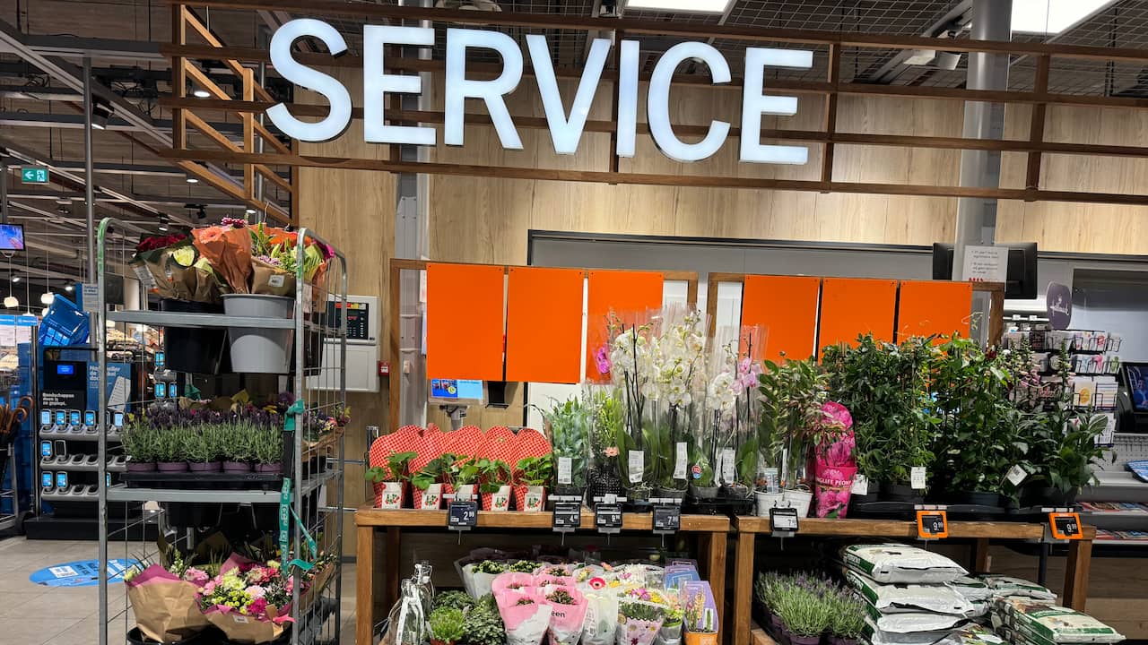 Servicebalie in supermarkt krimpt of verdwijnt na einde tabaksverkoop | Economie | NU.nl