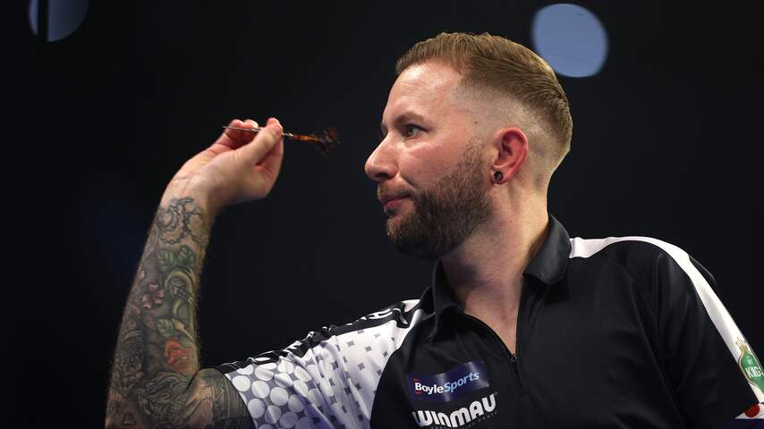 Danny Noppert plaatst zich dankzij comeback voor kwartfinales in ...