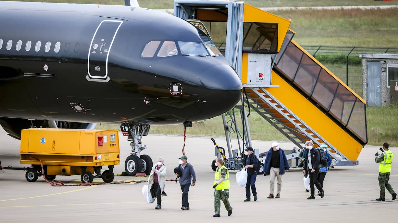 Teruglezen hantavirus | Eerste dag van evacuaties voltooid - NU.nl