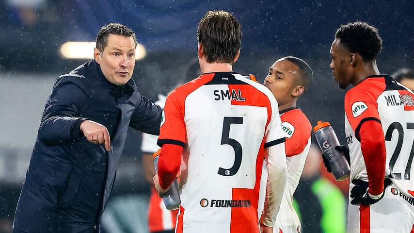 Priske met 225 dagen op vier na kortst zittende Feyenoord-trainer ooit ...